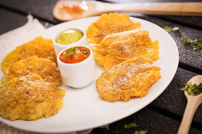 Patacones con Hogao y Guacamole - J&C Delicias ColombiaJ&C Delicias ...
